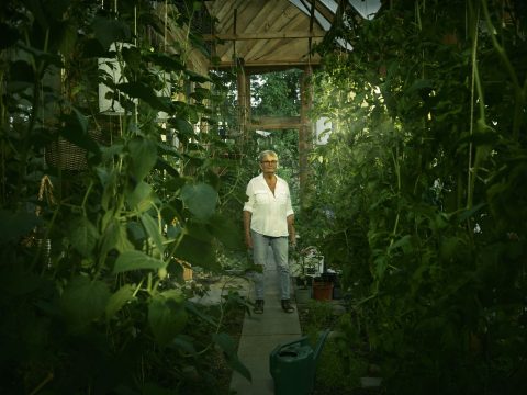 People living off the grid | The people who left modern life behind